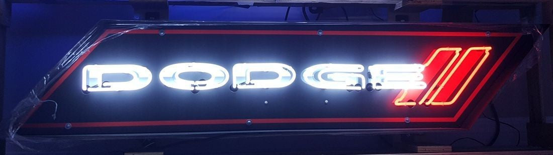 NEONS – GARAGE CAVE SIGNS